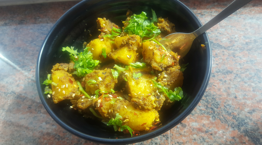 Chatpate alu (Pan tossed spicy potatoes) | Main course | Greenbowl2soul