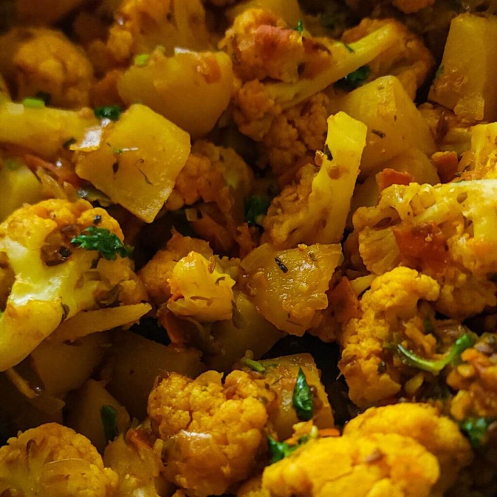 Spicy aloo matar dry-curried potatoes and peas - Greenbowl2soul