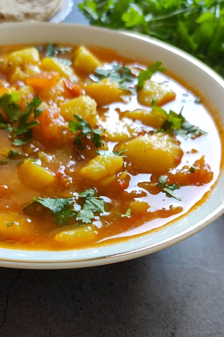 Indian potato curry - Quick & easy 20 minutes recipe