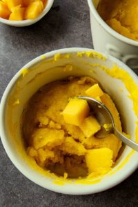 Mango mug cake