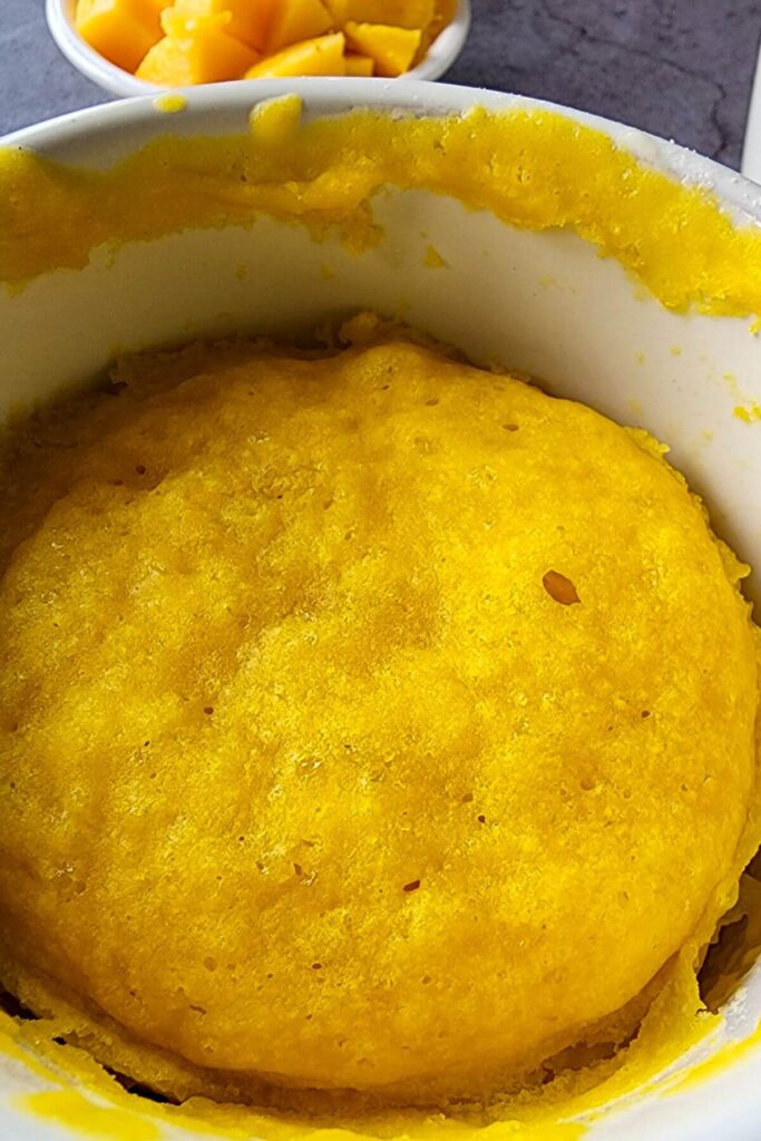 Mango mug cake