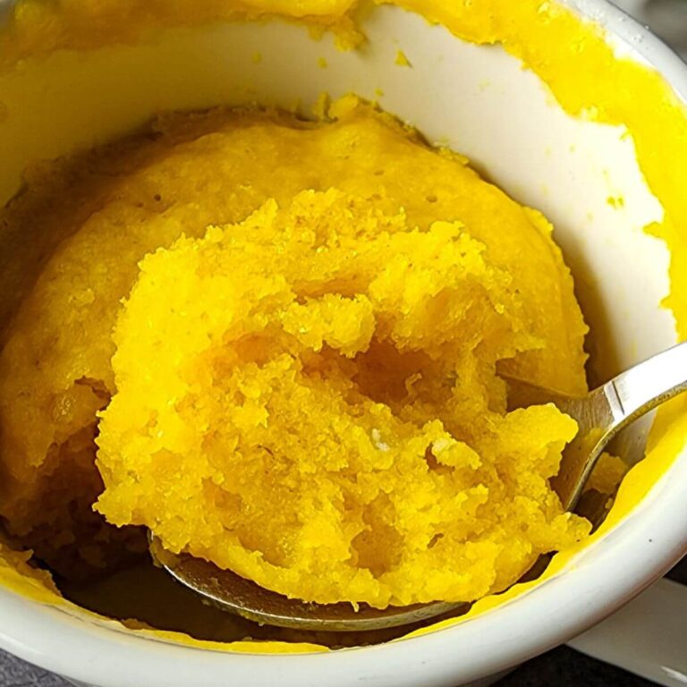 Mango mug cake