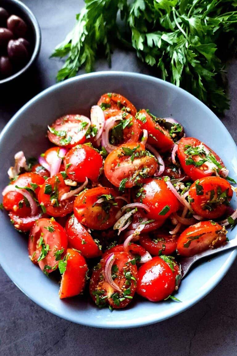 Middle Eastern tomato parsley salad - Greenbowl2soul
