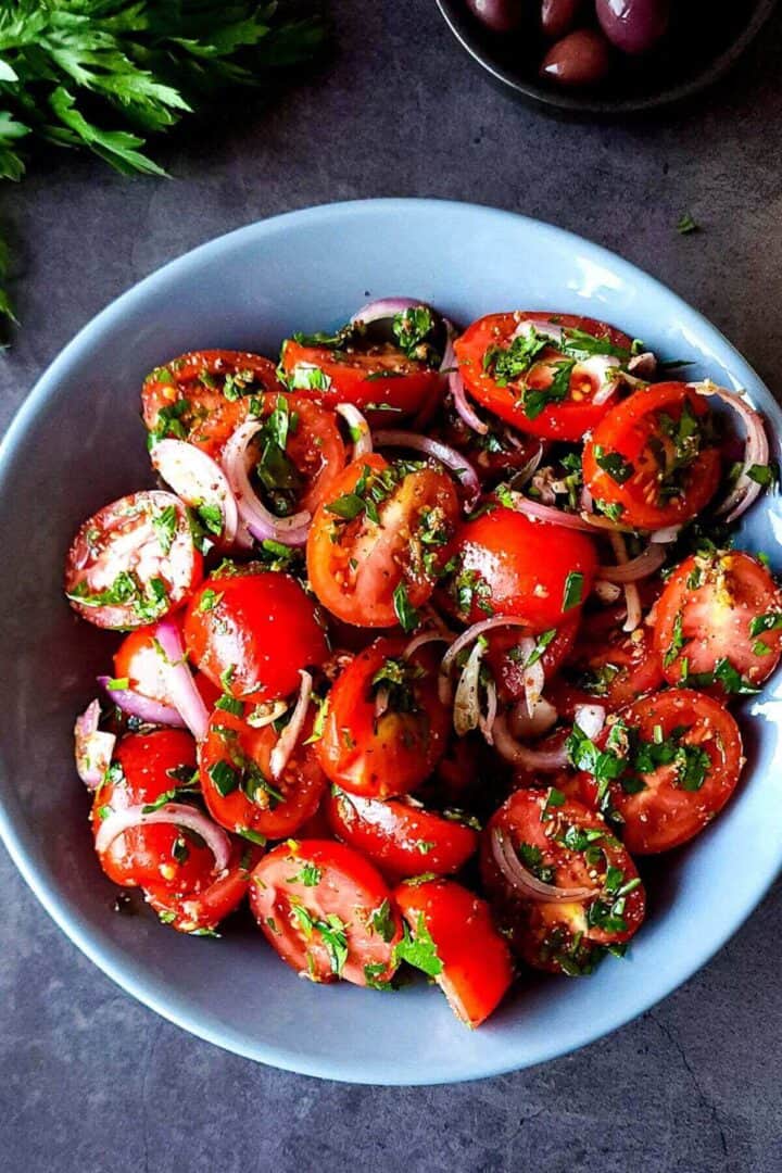 Middle Eastern tomato parsley salad - Greenbowl2soul