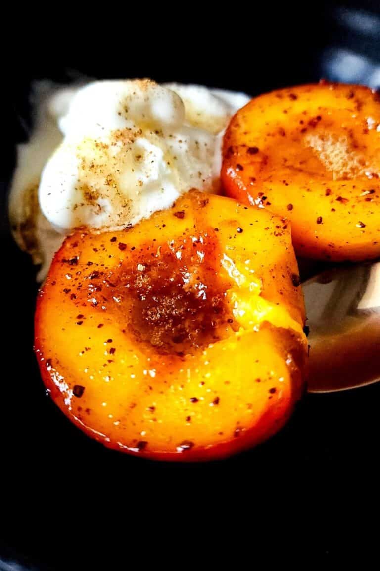 Easy pan fried peaches with sugar and cinnamon