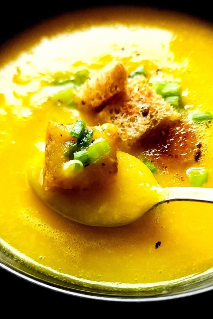 Yellow pepper soup - Greenbowl2soul