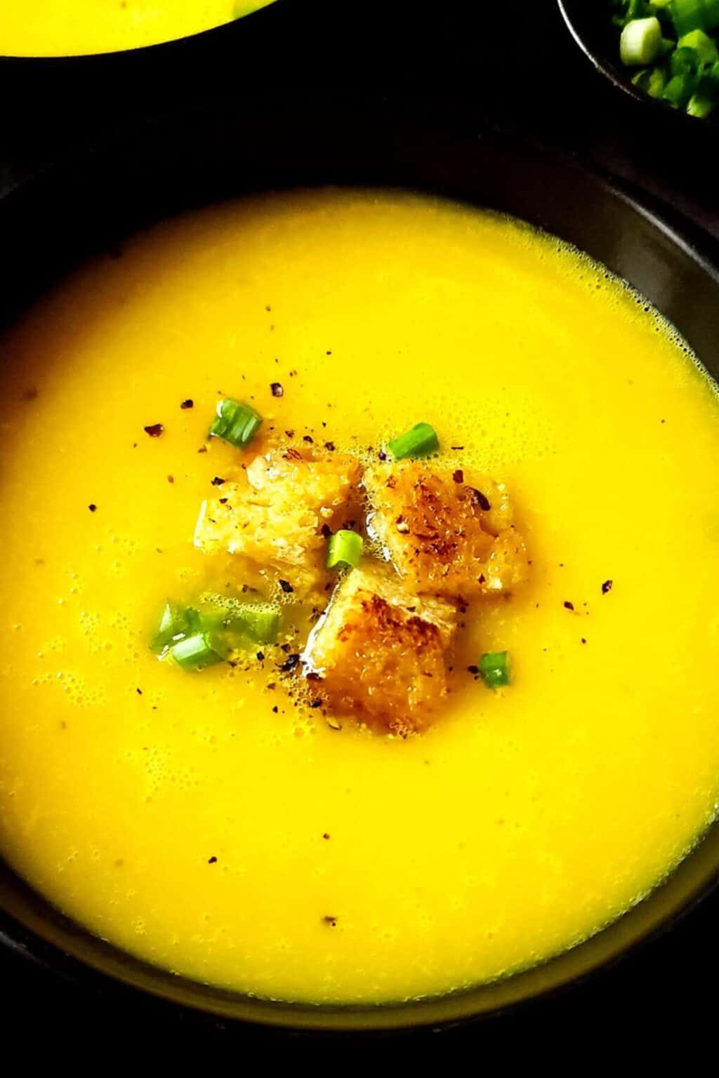 Yellow pepper soup - Greenbowl2soul